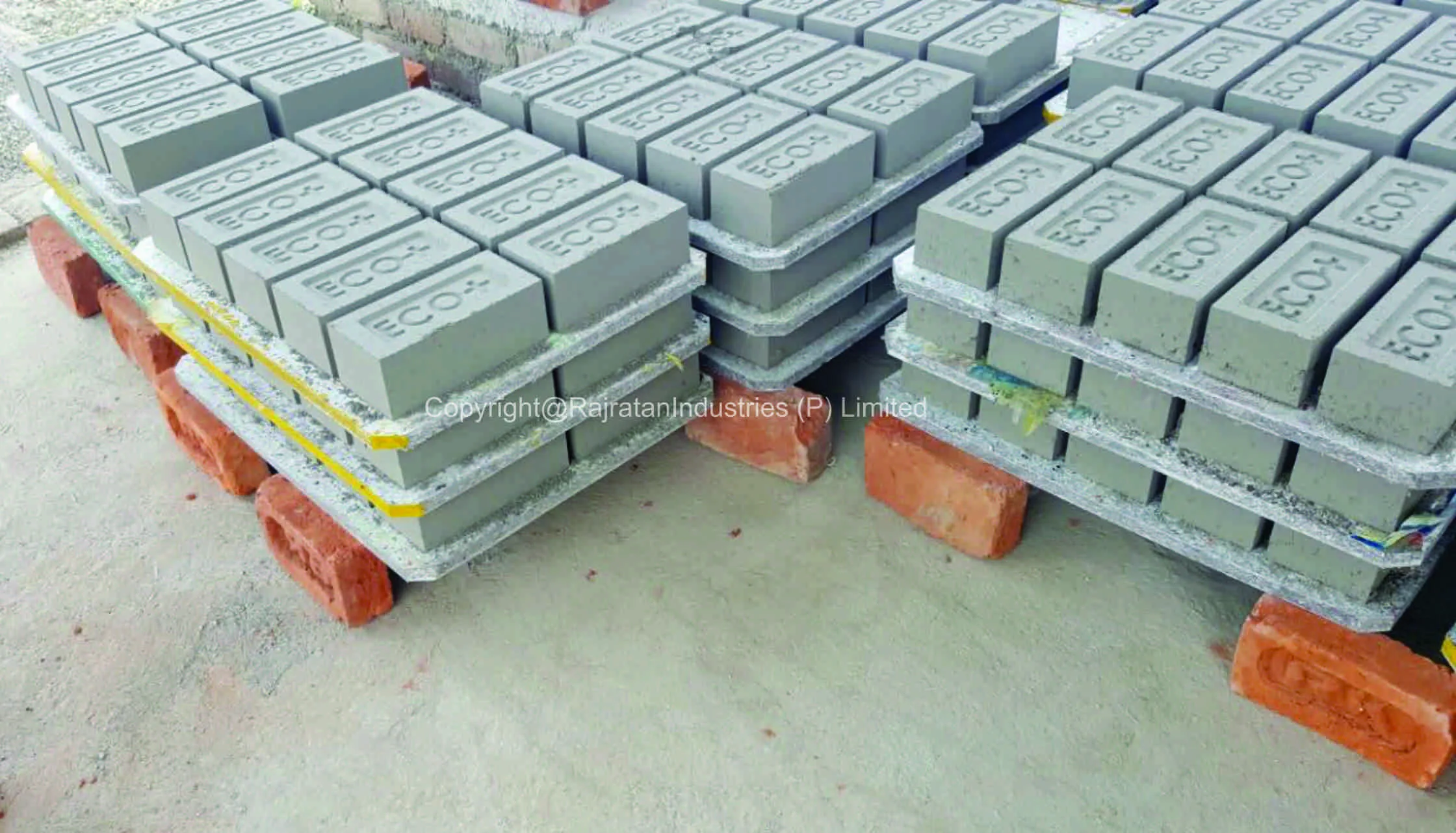 Fly Ash Brick vs. Traditional Clay Brick - PAC® Pallet | Fly Ash Brick ...